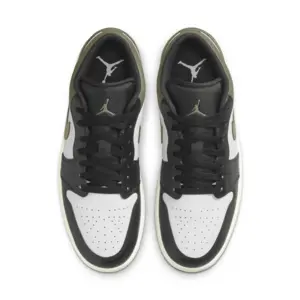 JORDAN 1 Low Sneakers