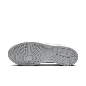 Nike Low Top Sneakers - White