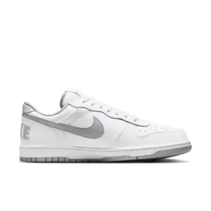 Nike Low Top Sneakers - White
