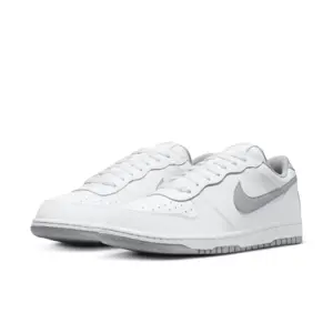 Nike Low Top Sneakers - White