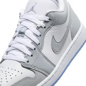 JORDAN 1 Low Sneakers - White
