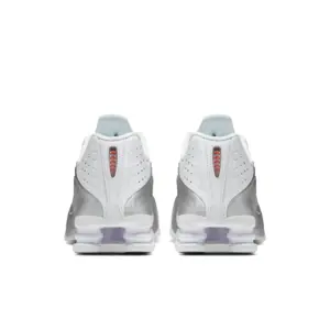 Nike Shox R4 Sneakers - White