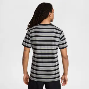Nike Club T-shirt