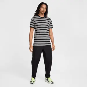 Nike Club T-shirt