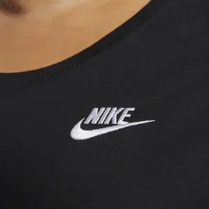 Nike Sportswear Club Essentials T-shirt - Black