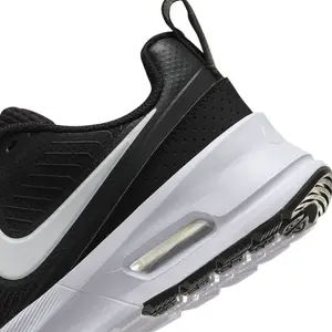 Nike Air Max Nuaxis Sneakers
