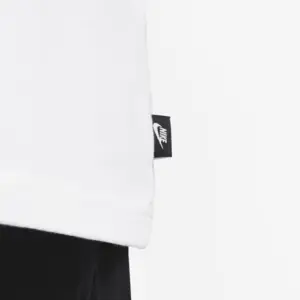 Nike Sportswear Premium Essentials Pocket T-shirt - White