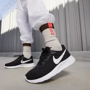Nike Tanjun Sneakers - Black
