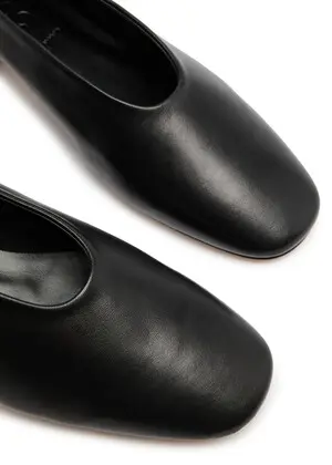 AeydĒ Delia 30 Leather Pumps