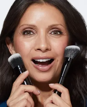 Laura Geller Beauty Angled Blush Brush - No Color