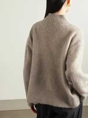THE ROW Fayette Oversized Cashmere Sweater