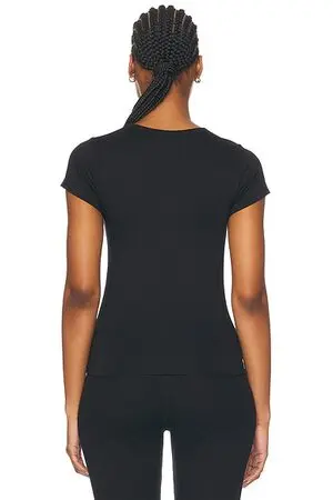 Eterne Fitted Crewneck Short Sleeve T-shirt