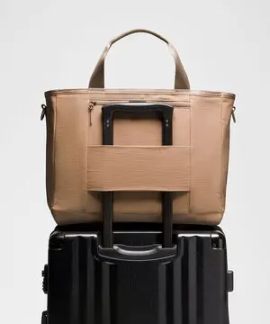 Lululemon Multi-pocket Tote Bag 19.5l - Sand