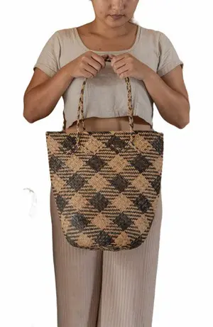 VILLAGE THRIVE Praya Day Bag