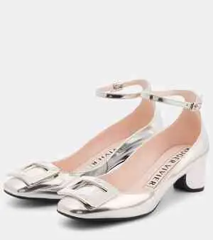 ROGER VIVIER U Look 45 Metallic Leather Pumps - Silver