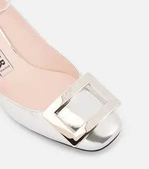 ROGER VIVIER U Look 45 Metallic Leather Pumps - Silver