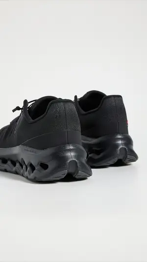On Cloudtilt Sneakers - Eclipse Black