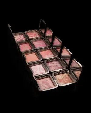 HOURGLASS Ambient Lighting Blush Diffused Heat