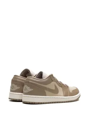 JORDAN 1 Low Sneakers - Neutrals
