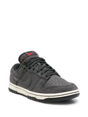 Nike Dunk Low Sneakers