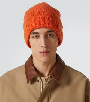 GOD'S TRUE CASHMERE Vermillion Wind Beanie
