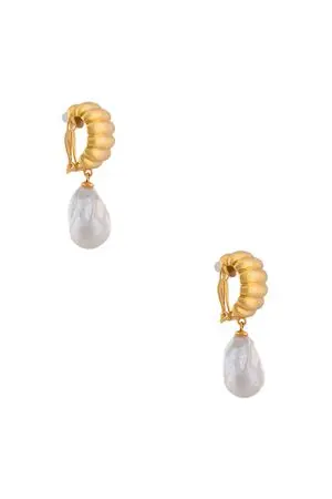 VALERE Ribbed Pearl Drop Earrings - 22k Gold Plated & Pearl