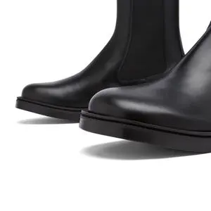 Alexander McQueen Leather Chelsea Boots