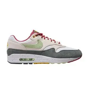 Nike Max 1 Sneakers