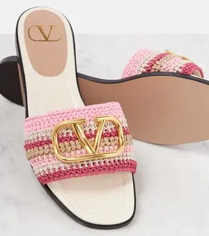 Valentino Garavani Vlogo Signature Crochet Slides - Pink