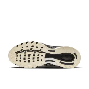 Nike Air Pegasus 2005 Shoes - Brown