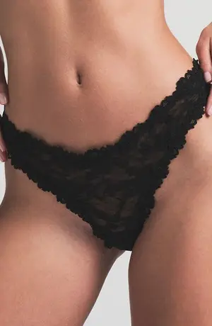 SKIMS Stretch Lace Dipped Thong - Soot