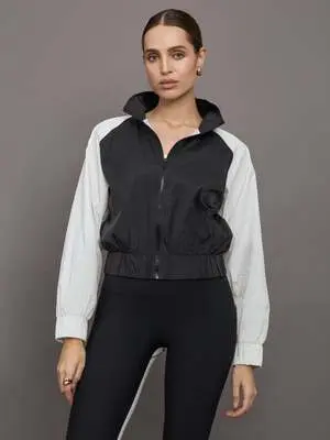 Carbon38 Colorblock Windbreaker Black / Cloud Dancer
