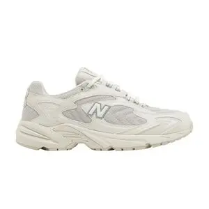 NEW BALANCE 725 Sneakers