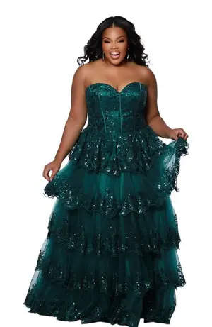 SYDNEY'S CLOSET Sweetheart Neckline Tiered A-line Gown - Forest