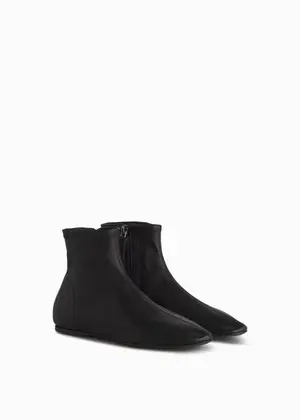 Co Round-toe Leather Bootie