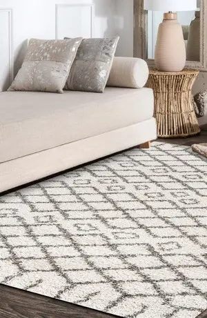 JONATHAN Y Algaida Moroccan Diamond Shag Area Rug - Beige/dark Gray