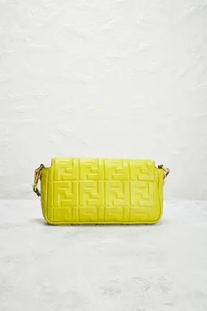 Fendi Embossed Ff Baguette Shoulder Bag - Green