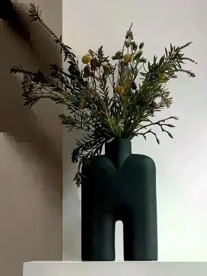 101 COPENHAGEN Medium Cobra Tall Vase - Black