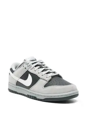 Nike Dunk Low Sneakers