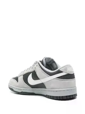 Nike Dunk Low Sneakers