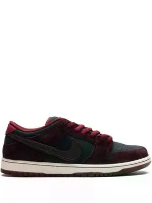 Nike X Riot Skateshop Sb Dunk Low Sneakers - Red