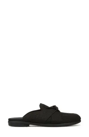 BZEES Kissed Mule - Black