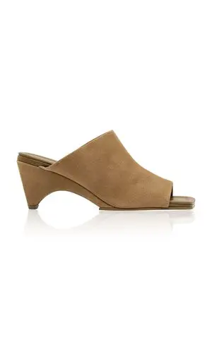 ST. AGNI Suede Arc Wedge