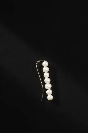 Saskia Diez Barbell Pearl Ear Cuff - Gold