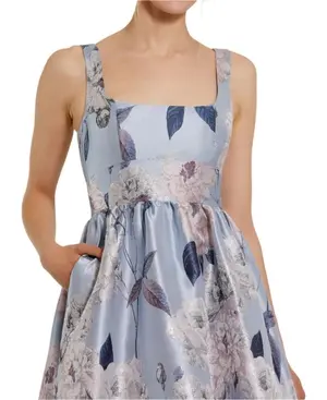 Mac Duggal Brocade Scoop Neck Floral Gown