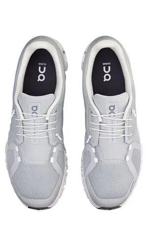 On 6 Sneaker - Glacier/ White