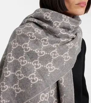 Gucci Gg Fringed Cashmere Scarf - Grey