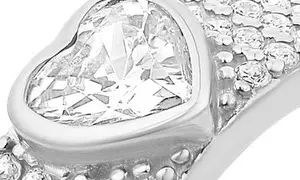 SHYMI Pavé Band Ring With Heart - Silver
