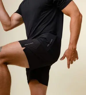 WHILE ON EARTH™ Origin Short 7 - Black