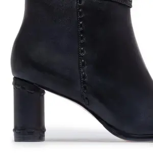 Bernardo Gene Ankle Bootie - Black